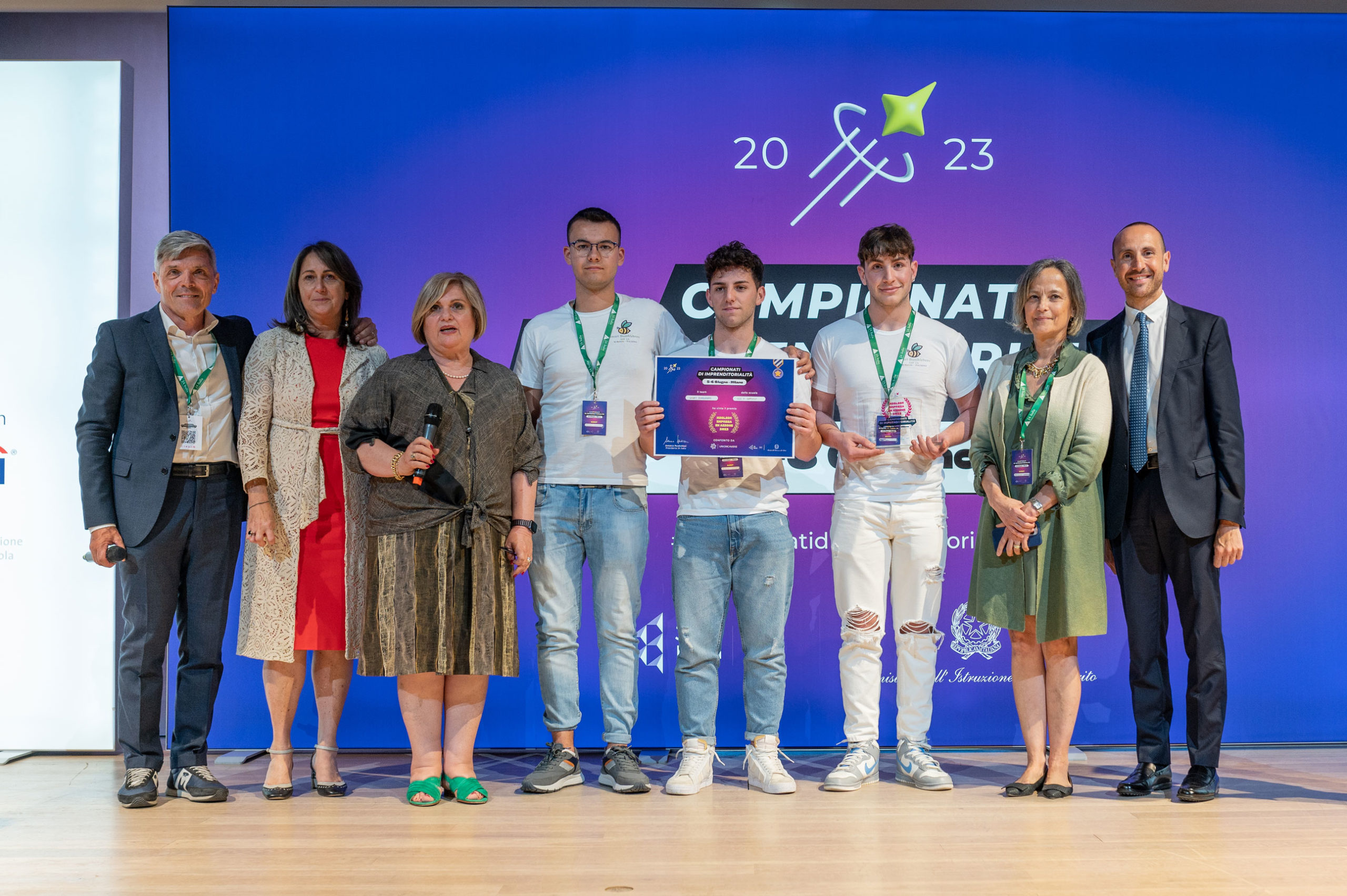 CAMPIONATI DI IMPRENDITORIALITÀ: vince SMART BUMBLEBEES, IISS BARTOLO ...